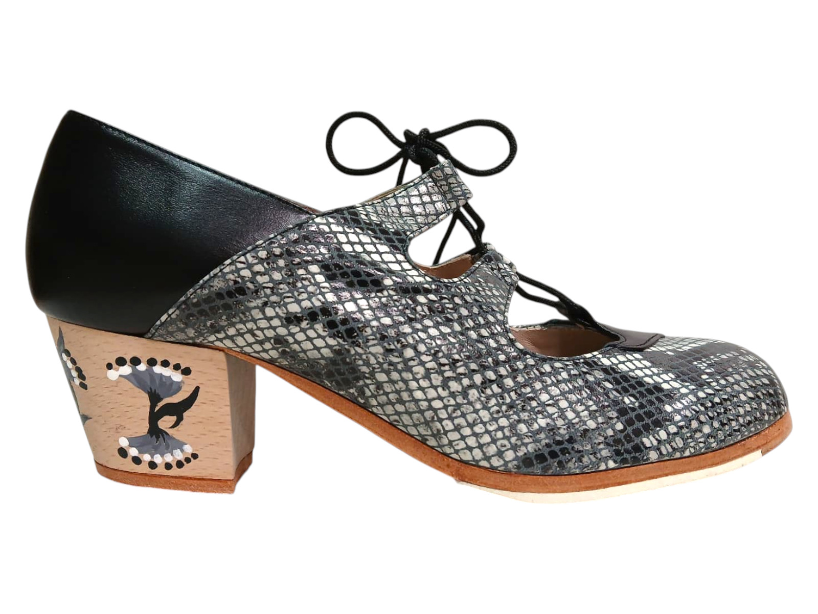 Flamenco Shoes from Begoña Cervera. Model: Floreo | FlamencoExport
